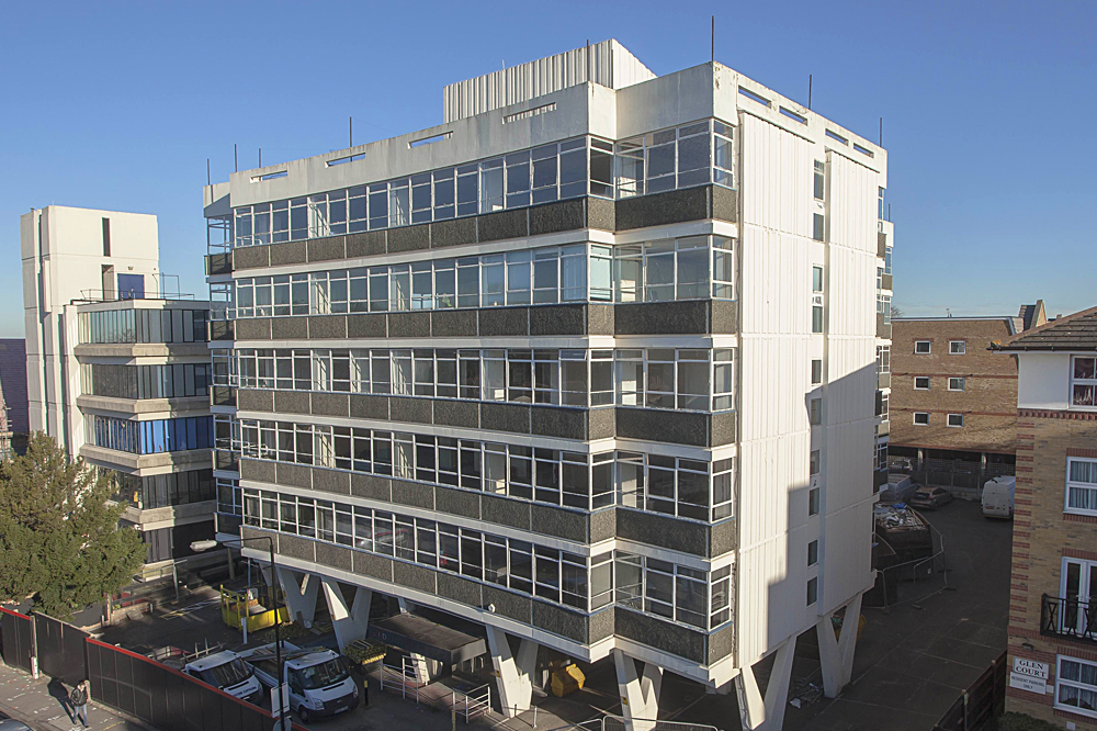 AKELIUS | Hideaway Studios Group